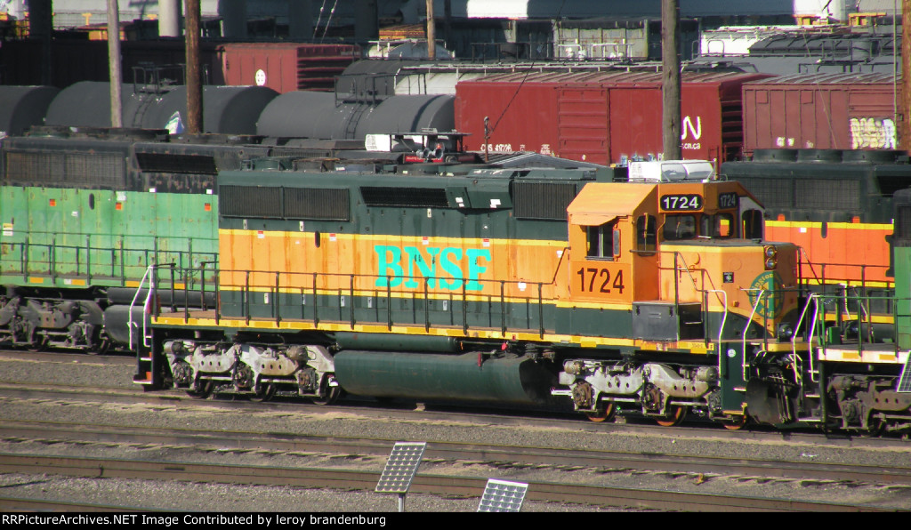 BNSF 1724 at argentine yard